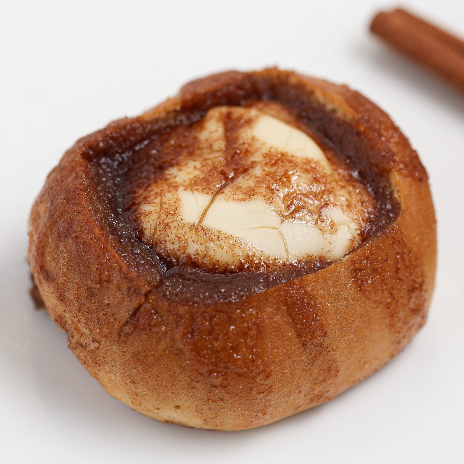 Cinnamon Roll Cheesecake Sliders Recipe - The Salty Cooker – Flavorful ...