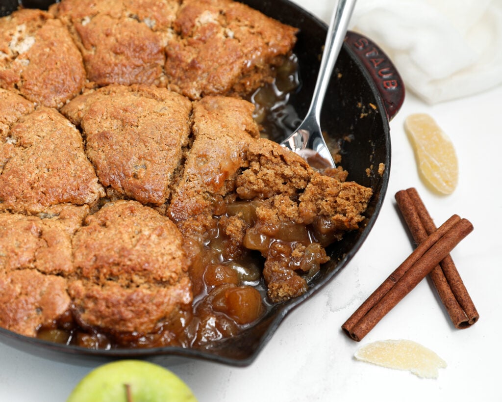 Gingerbread Snap Caramel Apple Cobbler (Warm, Spiced, and Gooey) - The ...
